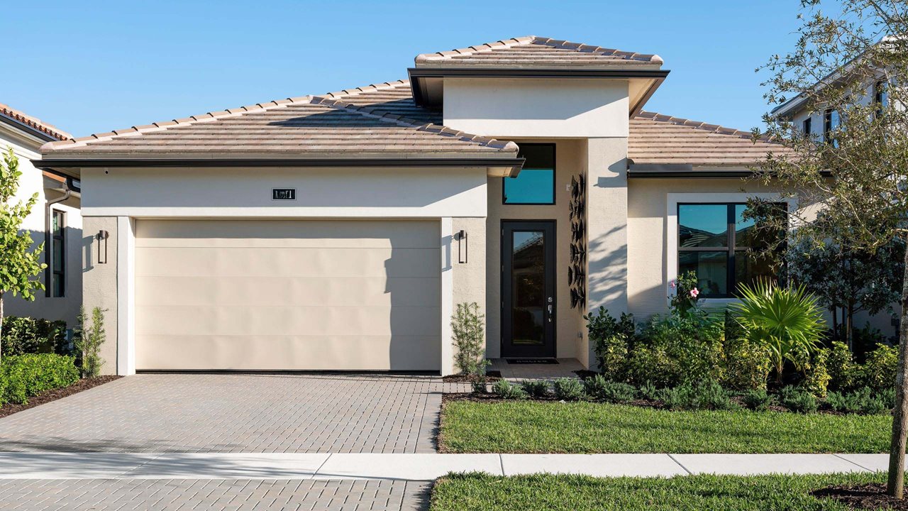 Julia Model | The Cove at Park Trace